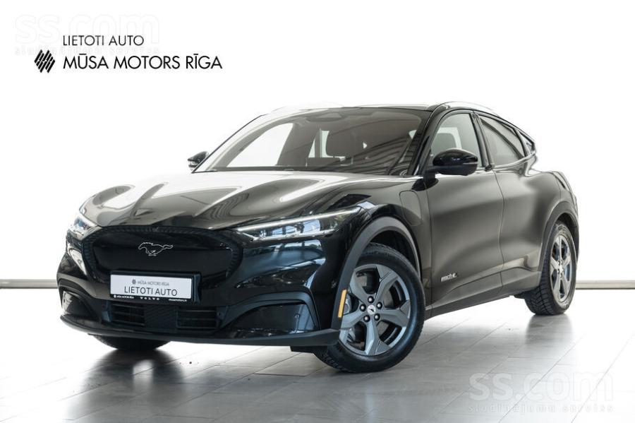Black Ford Mustang 2021 in Riga, with an engine capacity of 4.00 L and mileage of 175 thousand km for 25900 €, photo 1 on AUTOMOTO.COM.LV