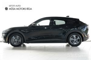 Black Ford Mustang 2021 in Riga, with an engine capacity of 4.00 L and mileage of 175 thousand km for 25900 €, photo 11 on AUTOMOTO.COM.LV