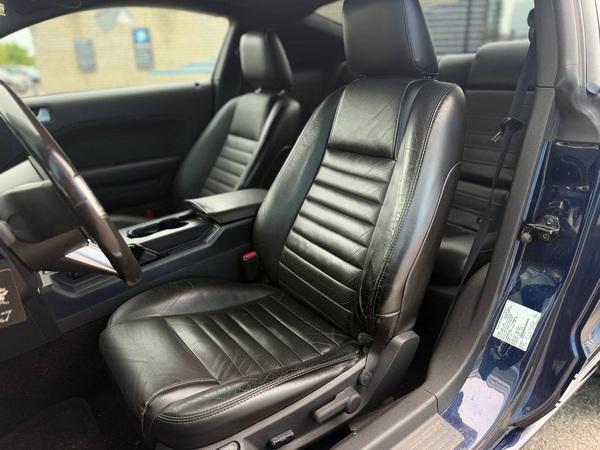 Blue Ford Mustang 2006 in Narva, with an engine capacity of 4.60 L and mileage of 184 thousand km for 10990 €, photo 9 on AUTOMOTO.COM.LV