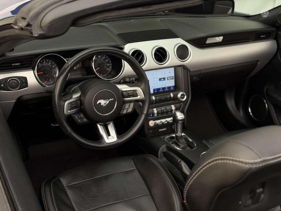 Blue Ford Mustang 2017 in Vilnius, with an engine capacity of 2.26 L and mileage of 110 thousand km for 21200 €, photo 11 on AUTOMOTO.COM.LV