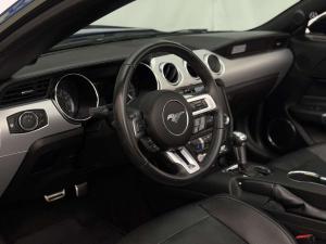 Blue Ford Mustang 2017 in Vilnius, with an engine capacity of 2.26 L and mileage of 110 thousand km for 21200 €, photo 12 on AUTOMOTO.COM.LV