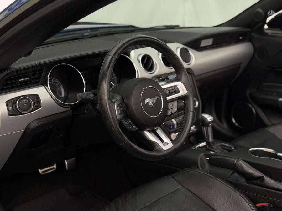 Blue Ford Mustang 2017 in Vilnius, with an engine capacity of 2.26 L and mileage of 110 thousand km for 21200 €, photo 12 on AUTOMOTO.COM.LV