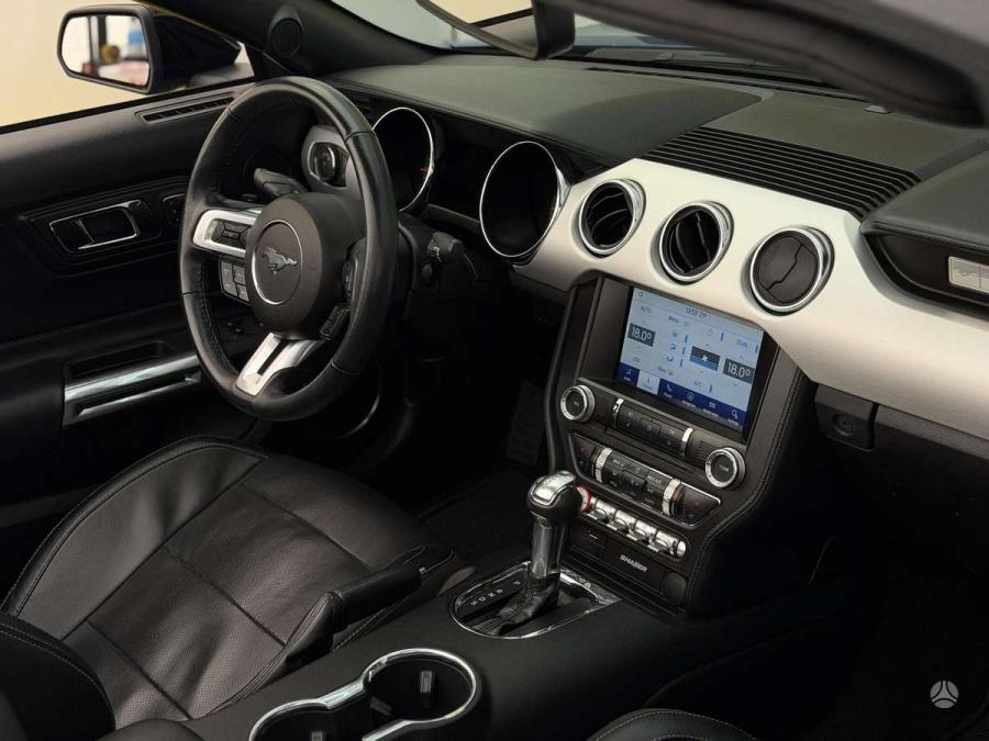 Blue Ford Mustang 2017 in Vilnius, with an engine capacity of 2.26 L and mileage of 110 thousand km for 21200 €, photo 17 on AUTOMOTO.COM.LV