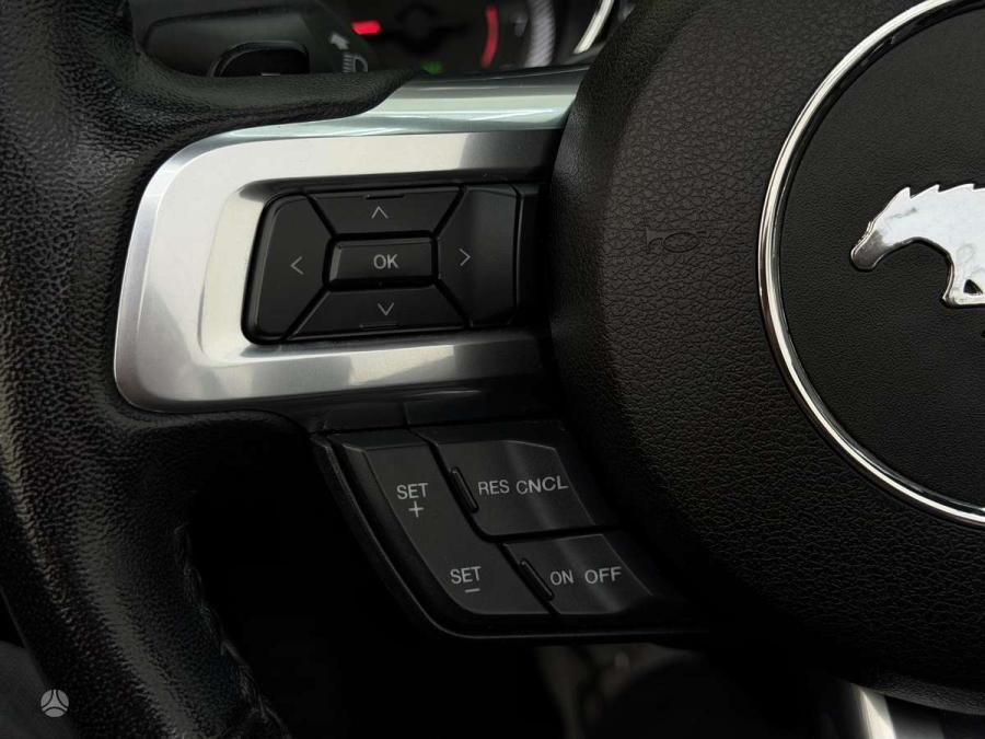 Blue Ford Mustang 2017 in Vilnius, with an engine capacity of 2.26 L and mileage of 110 thousand km for 21200 €, photo 26 on AUTOMOTO.COM.LV