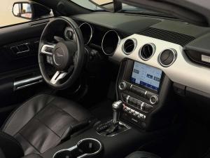 Blue Ford Mustang 2017 in Vilnius, with an engine capacity of 2.26 L and mileage of 110 thousand km for 21200 €, photo 17 on AUTOMOTO.COM.LV