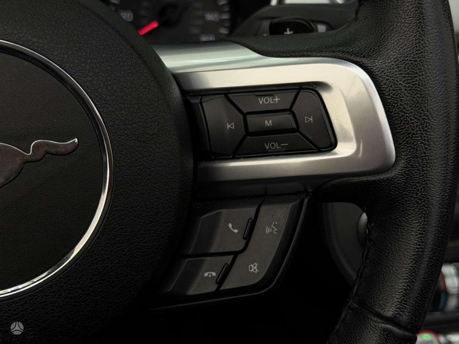Blue Ford Mustang 2017 in Vilnius, with an engine capacity of 2.26 L and mileage of 110 thousand km for 21200 €, photo 25 on AUTOMOTO.COM.LV