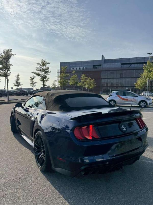 Blue Ford Mustang 2020 in Klaipeda, with an engine capacity of 4.95 L and mileage of 62 thousand km for 34000 €, photo 3 on AUTOMOTO.COM.LV