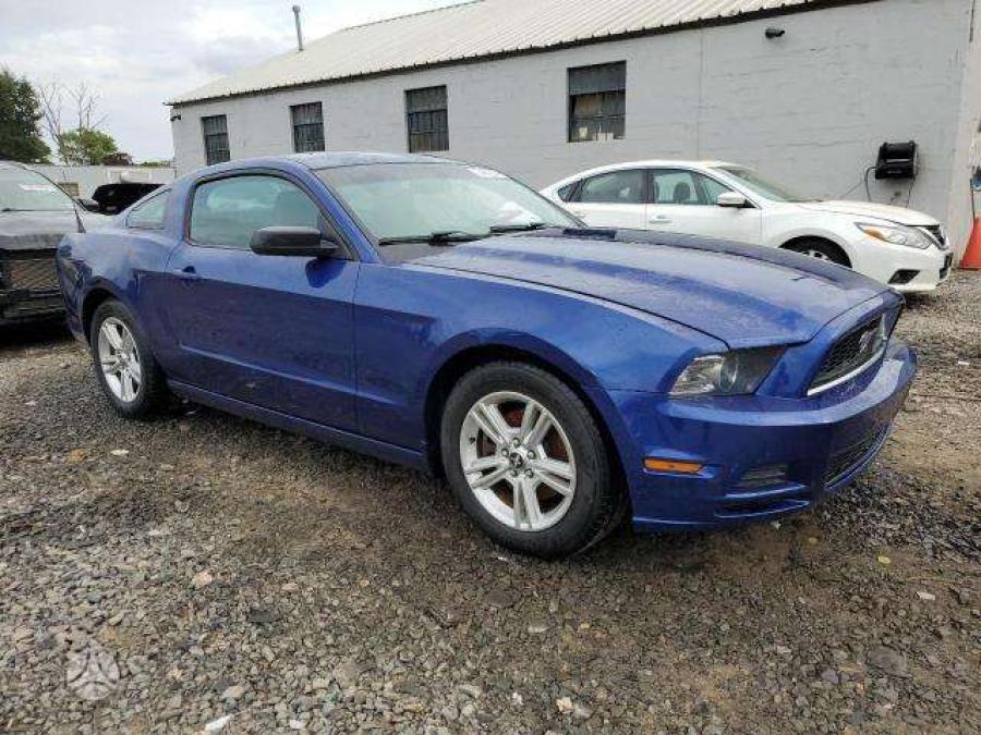 Blue Ford Mustang 2012 in Vilnius, with an engine capacity of 3.70 L and mileage of 115 thousand km for 5500 €, photo 1 on AUTOMOTO.COM.LV