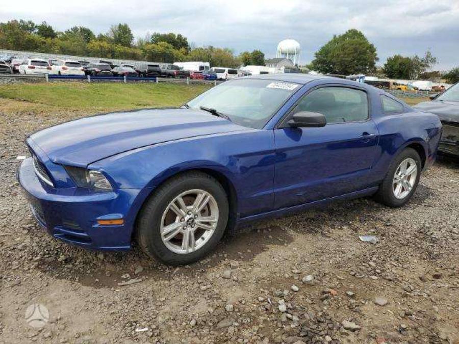 Blue Ford Mustang 2012 in Vilnius, with an engine capacity of 3.70 L and mileage of 115 thousand km for 5500 €, photo 4 on AUTOMOTO.COM.LV