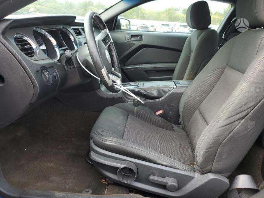 Blue Ford Mustang 2012 in Vilnius, with an engine capacity of 3.70 L and mileage of 115 thousand km for 5500 €, photo 9 on AUTOMOTO.COM.LV