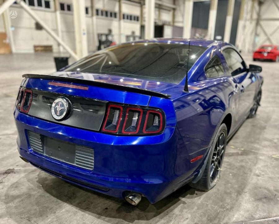 Blue Ford Mustang 2013 in Klaipeda, with an engine capacity of 3.73 L and mileage of 106 thousand km for 4800 €, photo 4 on AUTOMOTO.COM.LV