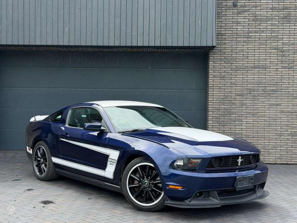 Blue Ford Mustang 2013 in Panevezys, with an engine capacity of 4.95 L and mileage of 89 thousand km for 40100 €, photo 1 on AUTOMOTO.COM.LV