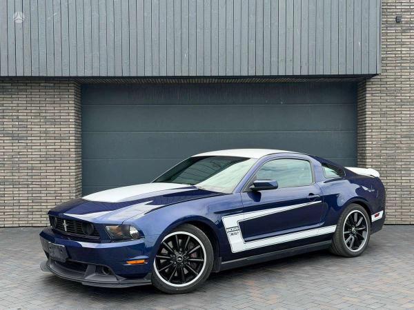 Blue Ford Mustang 2013 in Panevezys, with an engine capacity of 4.95 L and mileage of 89 thousand km for 40100 €, photo 3 on AUTOMOTO.COM.LV