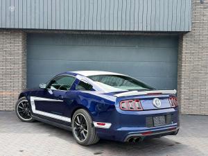 Blue Ford Mustang 2013 in Panevezys, with an engine capacity of 4.95 L and mileage of 89 thousand km for 40100 €, photo 5 on AUTOMOTO.COM.LV
