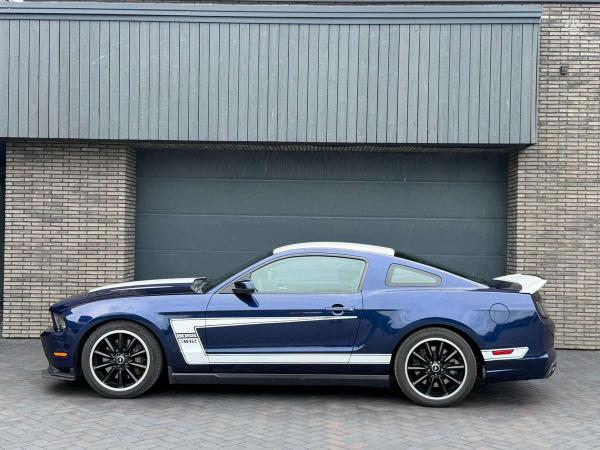 Blue Ford Mustang 2013 in Panevezys, with an engine capacity of 4.95 L and mileage of 89 thousand km for 40100 €, photo 9 on AUTOMOTO.COM.LV
