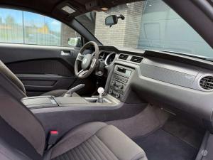 Blue Ford Mustang 2013 in Panevezys, with an engine capacity of 4.95 L and mileage of 89 thousand km for 40100 €, photo 14 on AUTOMOTO.COM.LV