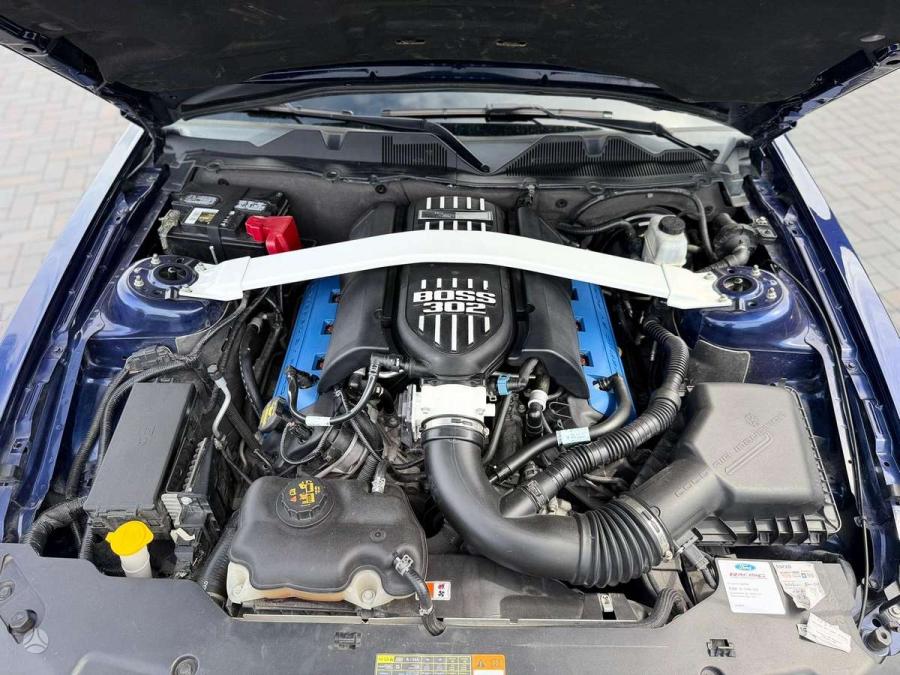 Blue Ford Mustang 2013 in Panevezys, with an engine capacity of 4.95 L and mileage of 89 thousand km for 40100 €, photo 22 on AUTOMOTO.COM.LV
