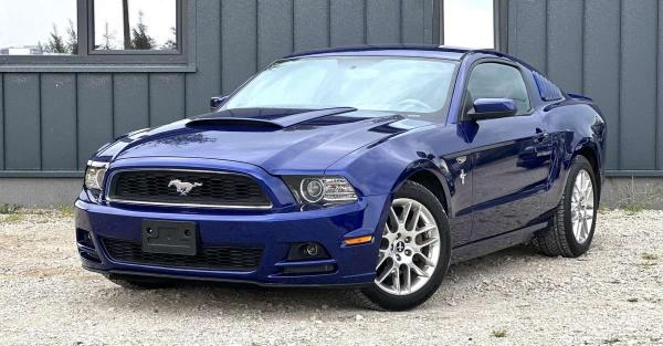 Blue Ford Mustang 2013 in Klaipeda, with an engine capacity of 3.73 L and mileage of 220 thousand km for 11600 €, photo 1 on AUTOMOTO.COM.LV