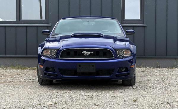 Blue Ford Mustang 2013 in Klaipeda, with an engine capacity of 3.73 L and mileage of 220 thousand km for 11600 €, photo 2 on AUTOMOTO.COM.LV