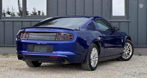 Blue Ford Mustang 2013 in Klaipeda, with an engine capacity of 3.73 L and mileage of 220 thousand km for 11600 €, photo 5 on AUTOMOTO.COM.LV