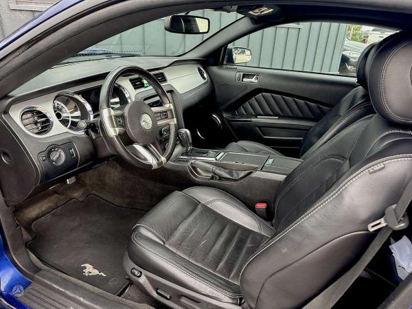 Blue Ford Mustang 2013 in Klaipeda, with an engine capacity of 3.73 L and mileage of 220 thousand km for 11600 €, photo 8 on AUTOMOTO.COM.LV