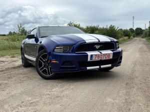 Blue Ford Mustang 2014 in Klaipeda, with an engine capacity of 3.70 L and mileage of 98 thousand km for 12500 €, photo  on AUTOMOTO.COM.LV