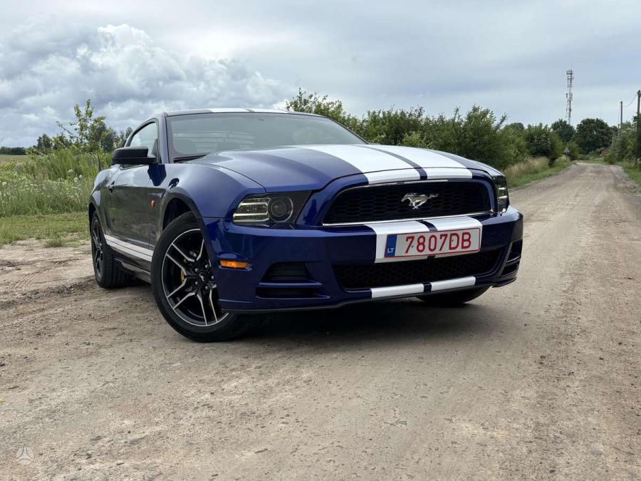 Blue Ford Mustang 2014 in Klaipeda, with an engine capacity of 3.70 L and mileage of 98 thousand km for 12500 €, photo 1 on AUTOMOTO.COM.LV