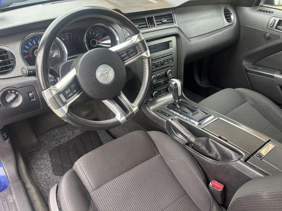 Blue Ford Mustang 2014 in Klaipeda, with an engine capacity of 3.70 L and mileage of 98 thousand km for 12500 €, photo 8 on AUTOMOTO.COM.LV