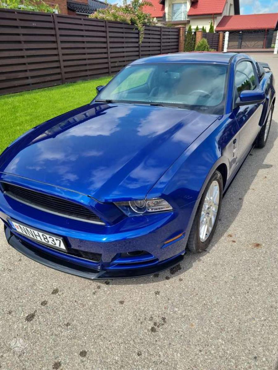Blue Ford Mustang 2014 in Klaipeda, with an engine capacity of 3.70 L and mileage of 190 thousand km for 11500 €, photo 1 on AUTOMOTO.COM.LV