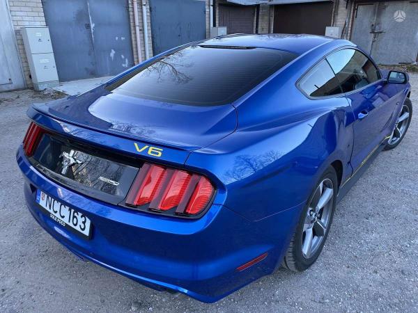 Blue Ford Mustang 2017 in Klaipeda, with an engine capacity of 3.70 L and mileage of 67 thousand km for 17859 €, photo 5 on AUTOMOTO.COM.LV