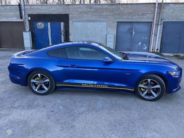 Blue Ford Mustang 2017 in Klaipeda, with an engine capacity of 3.70 L and mileage of 67 thousand km for 17859 €, photo 6 on AUTOMOTO.COM.LV