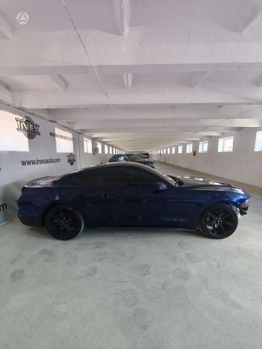 Blue Ford Mustang 2019 in Panevezys, with an engine capacity of 2.25 L and mileage of 116 thousand km for 8800 €, photo 7 on AUTOMOTO.COM.LV
