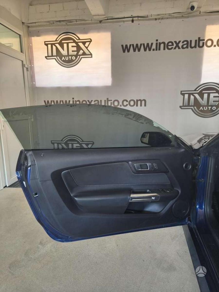 Blue Ford Mustang 2019 in Panevezys, with an engine capacity of 2.25 L and mileage of 116 thousand km for 8800 €, photo 10 on AUTOMOTO.COM.LV