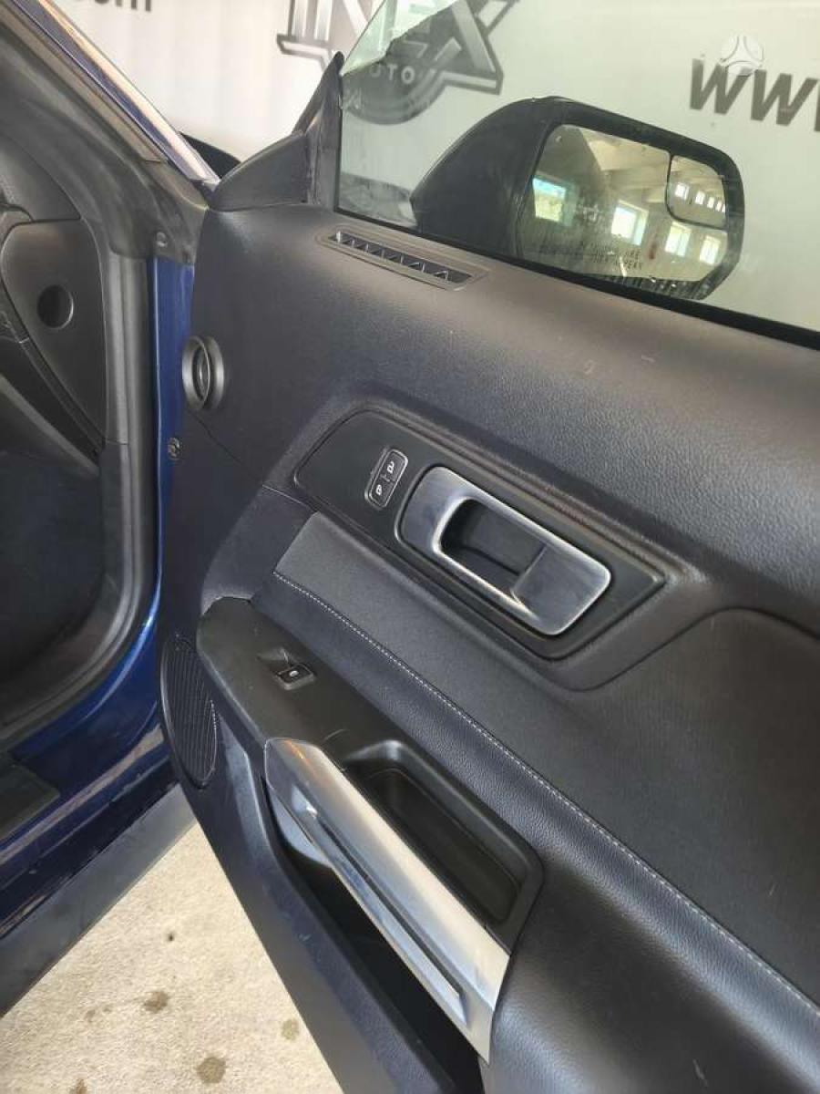 Blue Ford Mustang 2019 in Panevezys, with an engine capacity of 2.25 L and mileage of 116 thousand km for 8800 €, photo 15 on AUTOMOTO.COM.LV