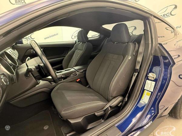 Синий Форд Мустанг 2019 в Вильнюс, объемом двигателя 2.26 л и пробегом 19 тыс. км за 24900 €, фото 8 на AUTOMOTO.COM.LV