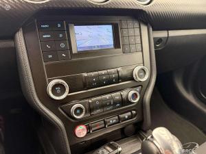 Blue Ford Mustang 2019 in Vilnius, with an engine capacity of 2.26 L and mileage of 19 thousand km for 24900 €, photo 17 on AUTOMOTO.COM.LV