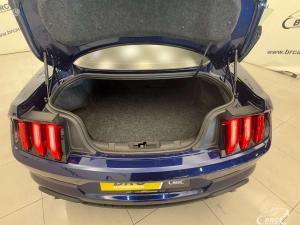 Blue Ford Mustang 2019 in Vilnius, with an engine capacity of 2.26 L and mileage of 19 thousand km for 24900 €, photo 19 on AUTOMOTO.COM.LV
