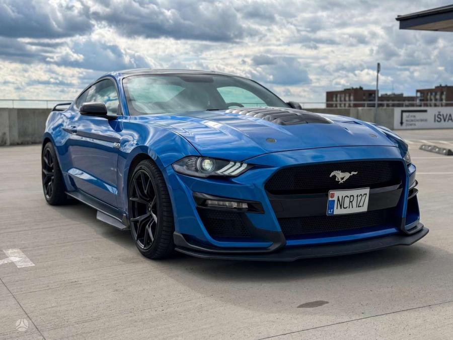 Blue Ford Mustang 2019 in Vilnius, with an engine capacity of 4.95 L and mileage of 74 thousand km for 32000 €, photo 1 on AUTOMOTO.COM.LV