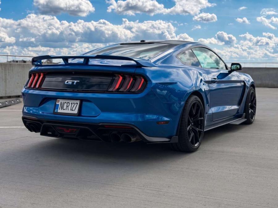 Blue Ford Mustang 2019 in Vilnius, with an engine capacity of 4.95 L and mileage of 74 thousand km for 32000 €, photo 5 on AUTOMOTO.COM.LV