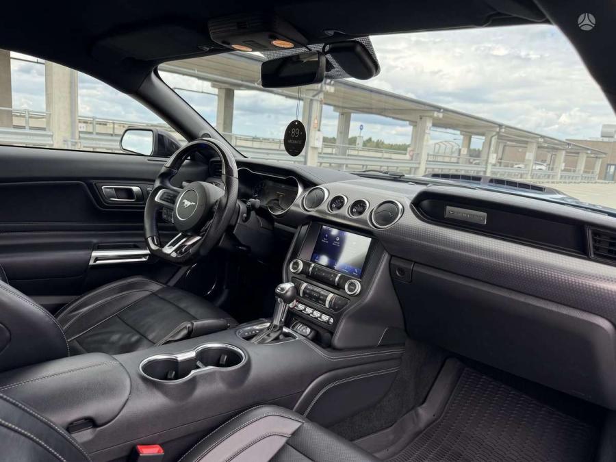 Blue Ford Mustang 2019 in Vilnius, with an engine capacity of 4.95 L and mileage of 74 thousand km for 32000 €, photo 11 on AUTOMOTO.COM.LV