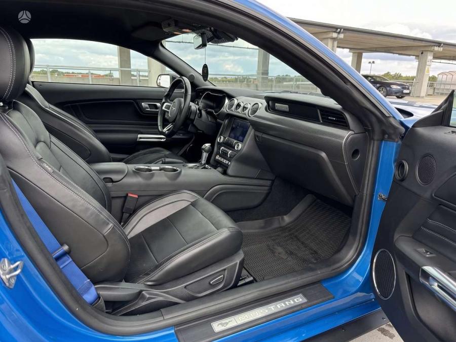 Blue Ford Mustang 2019 in Vilnius, with an engine capacity of 4.95 L and mileage of 74 thousand km for 32000 €, photo 13 on AUTOMOTO.COM.LV