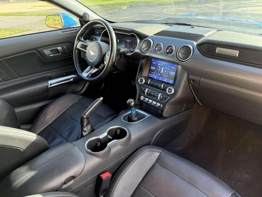 Blue Ford Mustang 2021 in Klaipeda, with an engine capacity of 4.95 L and mileage of 46 thousand km for 35000 €, photo 7 on AUTOMOTO.COM.LV