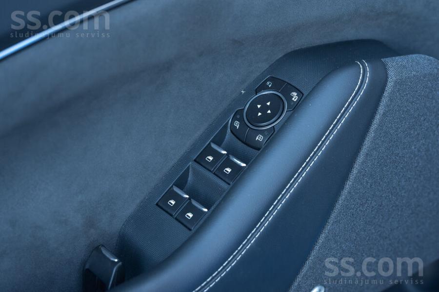 Zils Ford Mustang 2023 Rīga, ar dzinēja tilpumu 5.00 L un nobraukumu 101 tūkst. km par 39990 €, foto 26 vietnē AUTOMOTO.COM.LV