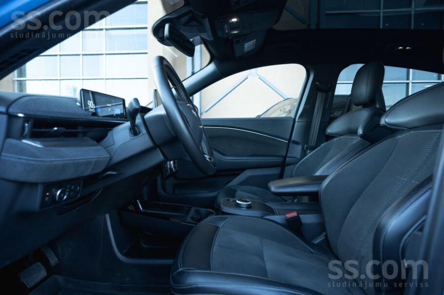 Zils Ford Mustang 2023 Rīga, ar dzinēja tilpumu 5.00 L un nobraukumu 101 tūkst. km par 39990 €, foto 27 vietnē AUTOMOTO.COM.LV