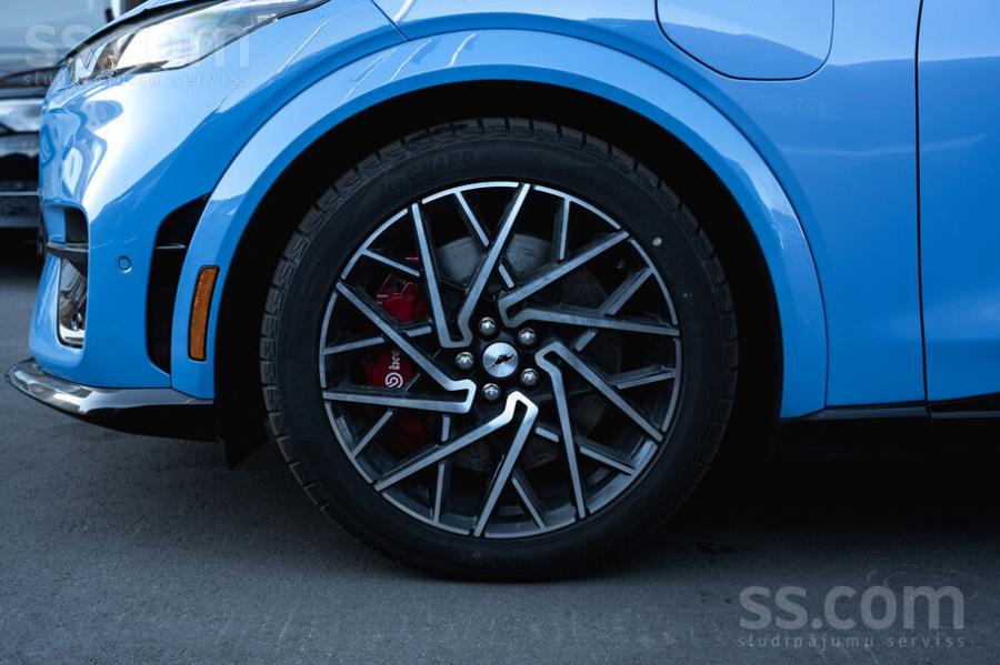 Zils Ford Mustang 2023 Rīga, ar dzinēja tilpumu 5.00 L un nobraukumu 101 tūkst. km par 39990 €, foto 32 vietnē AUTOMOTO.COM.LV