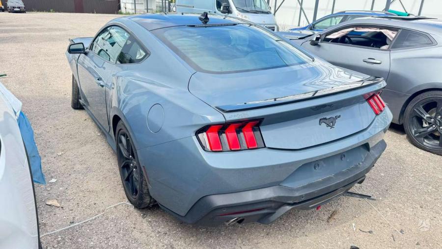 Blue Ford Mustang 2024 in Ukmerge, with an engine capacity of 2.26 L and mileage of 34 thousand km for 12890 €, photo 1 on AUTOMOTO.COM.LV