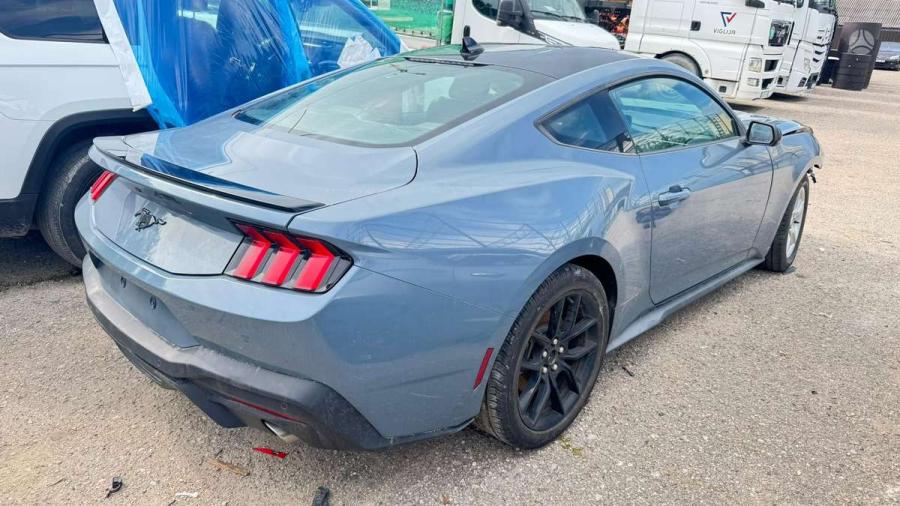 Blue Ford Mustang 2024 in Ukmerge, with an engine capacity of 2.26 L and mileage of 34 thousand km for 12890 €, photo 4 on AUTOMOTO.COM.LV
