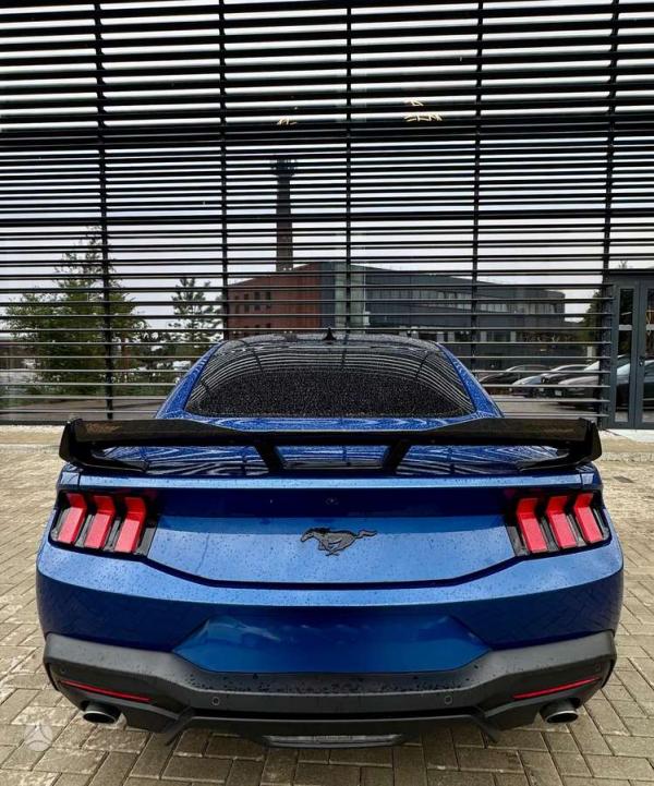Blue Ford Mustang 2024 in Klaipeda, with an engine capacity of 2.30 L and mileage of 35 thousand km for 34990 €, photo 5 on AUTOMOTO.COM.LV