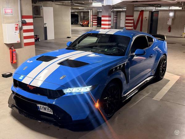 Ford Mustang 2024 Viļņa vietnē Zils Ford Mustang 2024 Viļņa, ar dzinēja tilpumu 5.04 L un nobraukumu 20 tūkst. km par 41000 €, foto 1 vietnē AUTOMOTO.COM.LV