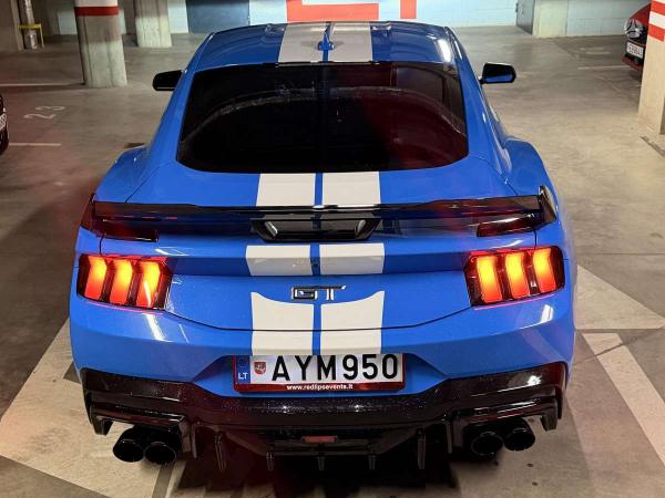 Ford Mustang 2024 Viļņa vietnē Zils Ford Mustang 2024 Viļņa, ar dzinēja tilpumu 5.04 L un nobraukumu 20 tūkst. km par 41000 €, foto 8 vietnē AUTOMOTO.COM.LV